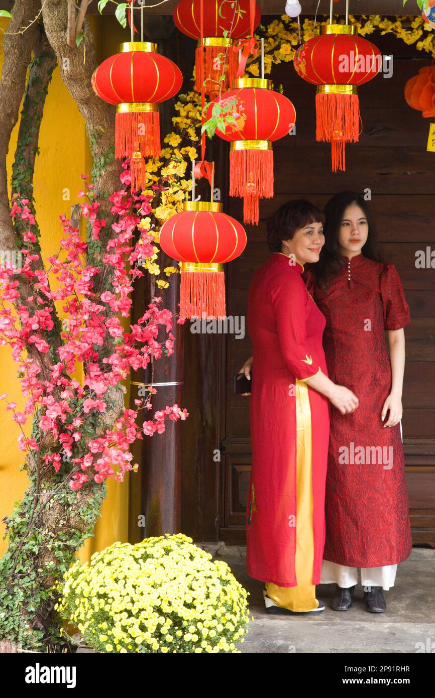 Vietnam, Hoi An, street scene, people Stock Photo - Alamy