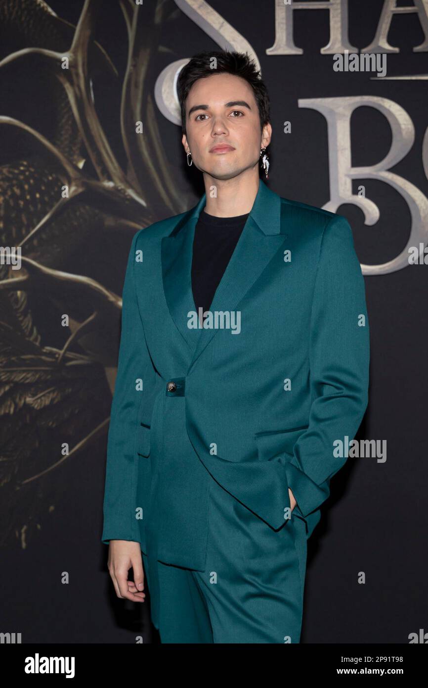 Kevin T. Norman attends the arrivals of Netflix Shadow and Bone ...