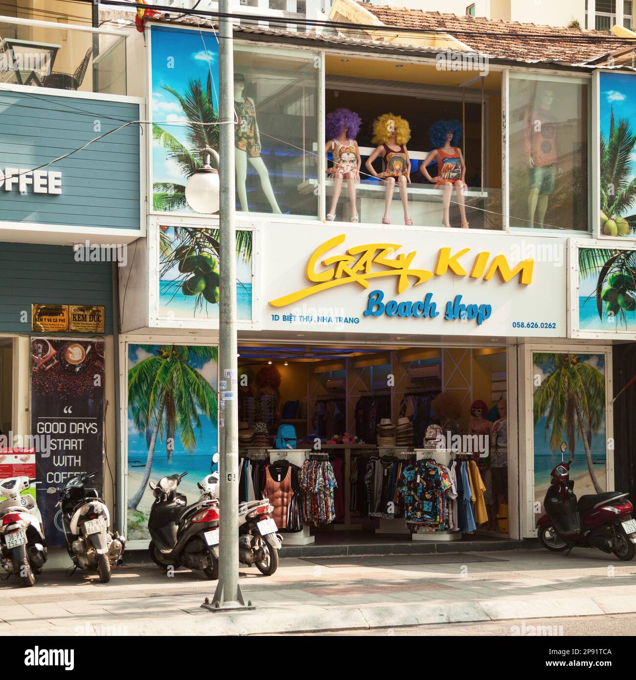 Store building facade shirts hi-res stock photography and images - Alamy