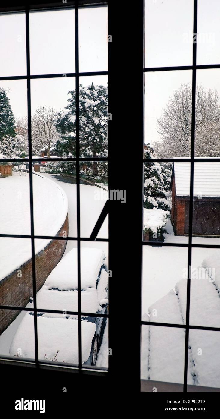 Winter snow scene through window hi-res stock photography and images ...