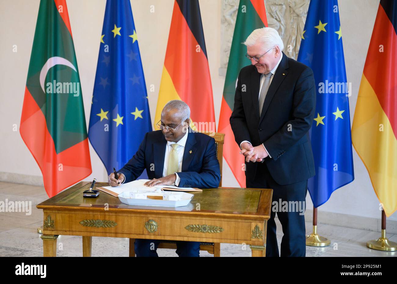 10 March 2023, Berlin: Ibrahim Mohamed Solih (l), President of the ...
