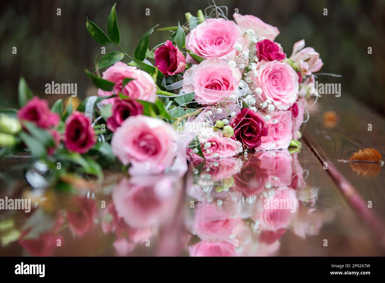 Reflection of roses hi-res stock photography and images - Alamy