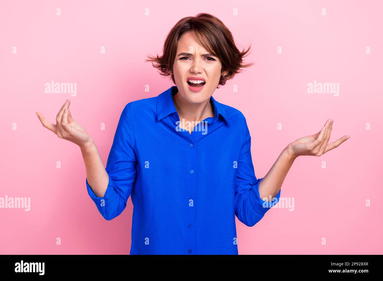 Photo of dissatisfied boss business lady argue with coworkers shrug ...