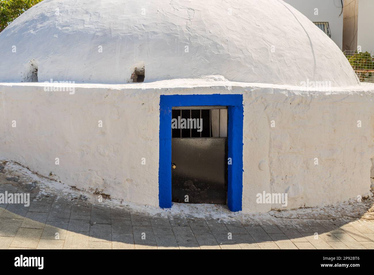 Traditional water cistern in hi-res stock photography and images - Alamy