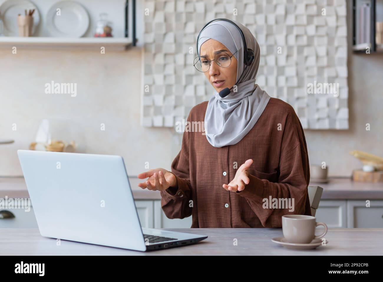 Young woman physician communicates patients hi-res stock photography ...