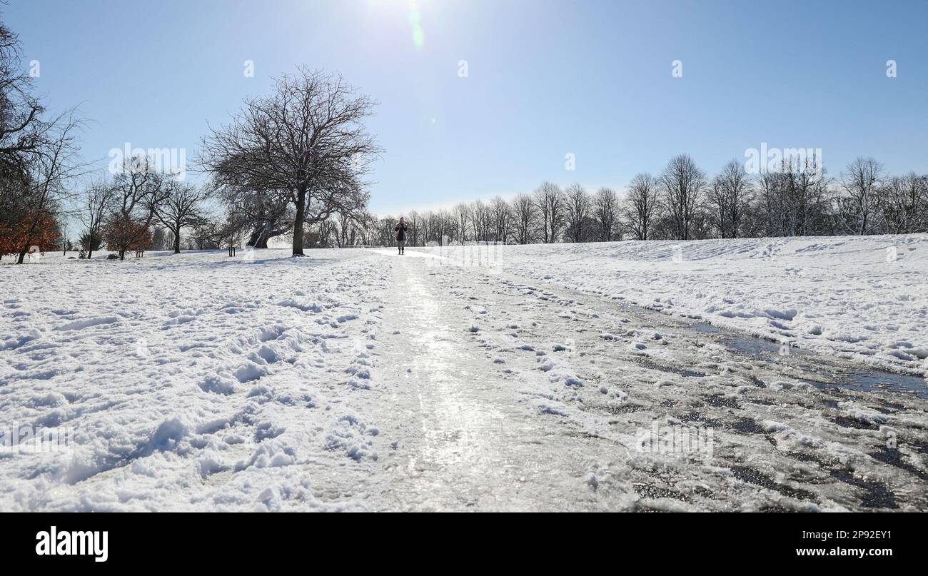 Moira, County Down, Northern Ireland, UK. 10 Mar 2023. UK weather - a ...