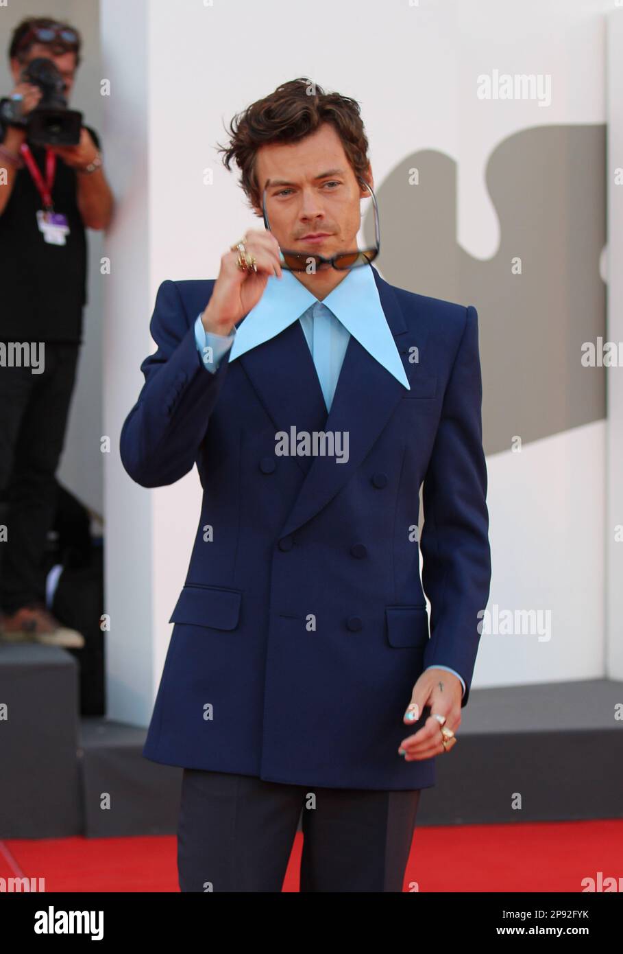 Harry Styles red carpet premiere ""Don't worry darling "" Venice film ...
