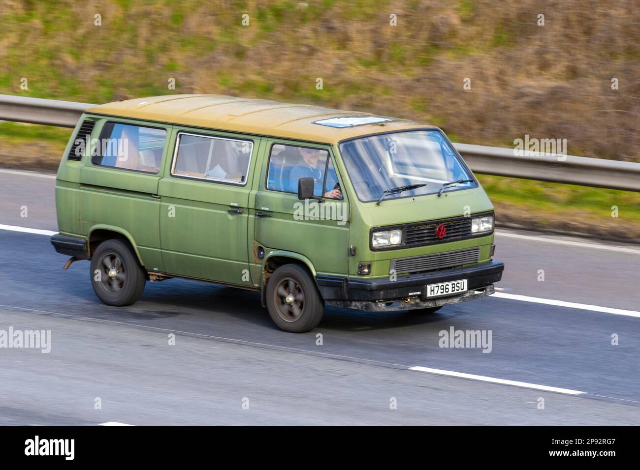 1991 90s nineties Green VW VOLKSWAGEN Transporter 1915cc Petrol kombi ...