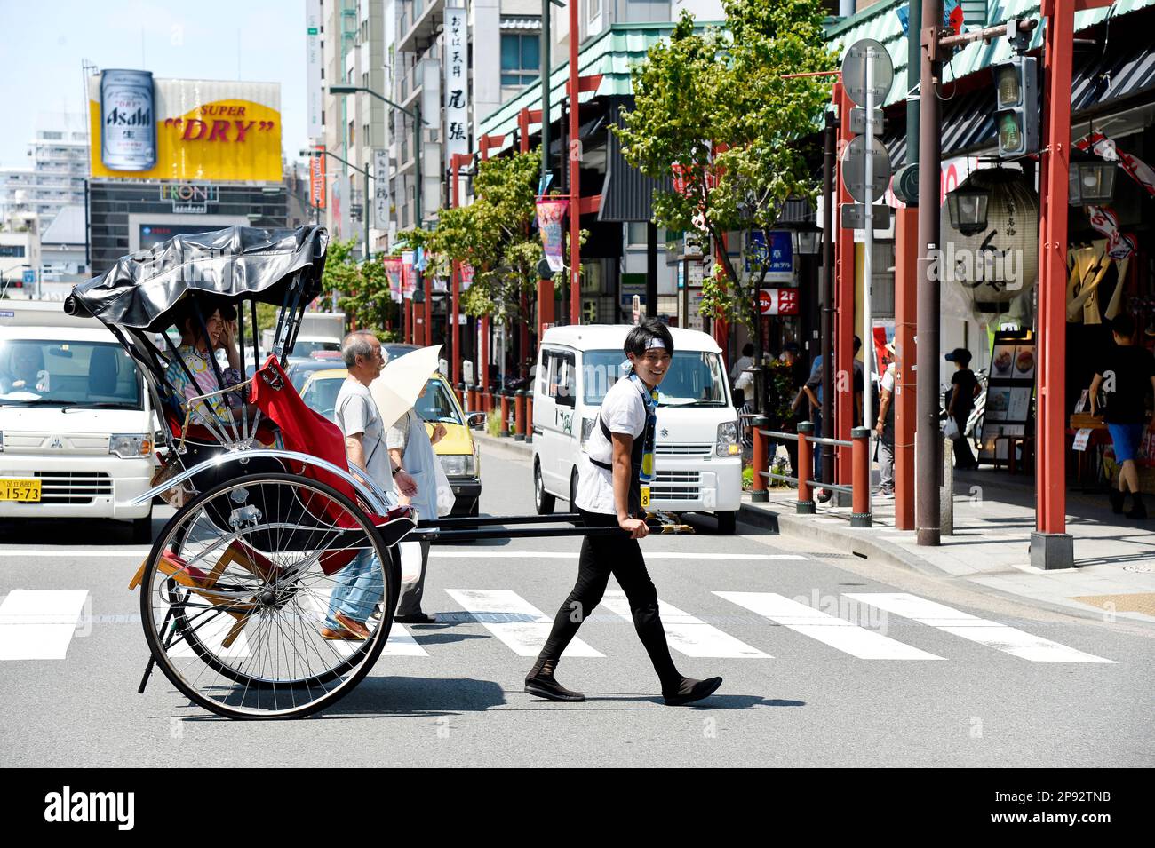 Rickshaw ride tokyo hi-res stock photography and images - Alamy