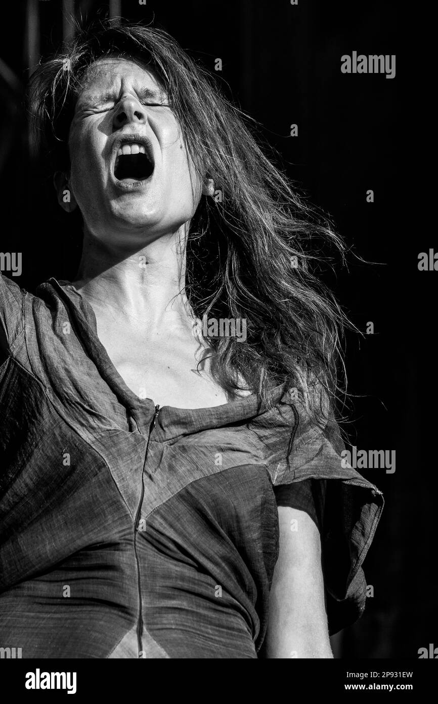 Chanteuse et actrice française hi-res stock photography and images - Alamy