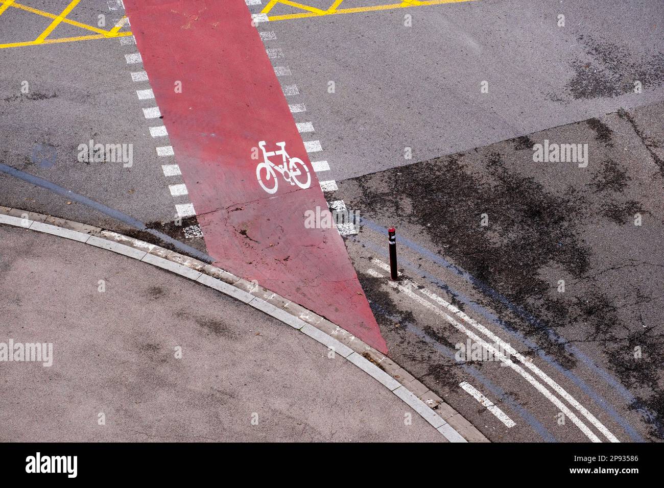 lane for exclusive use of bicycles Stock Photo - Alamy