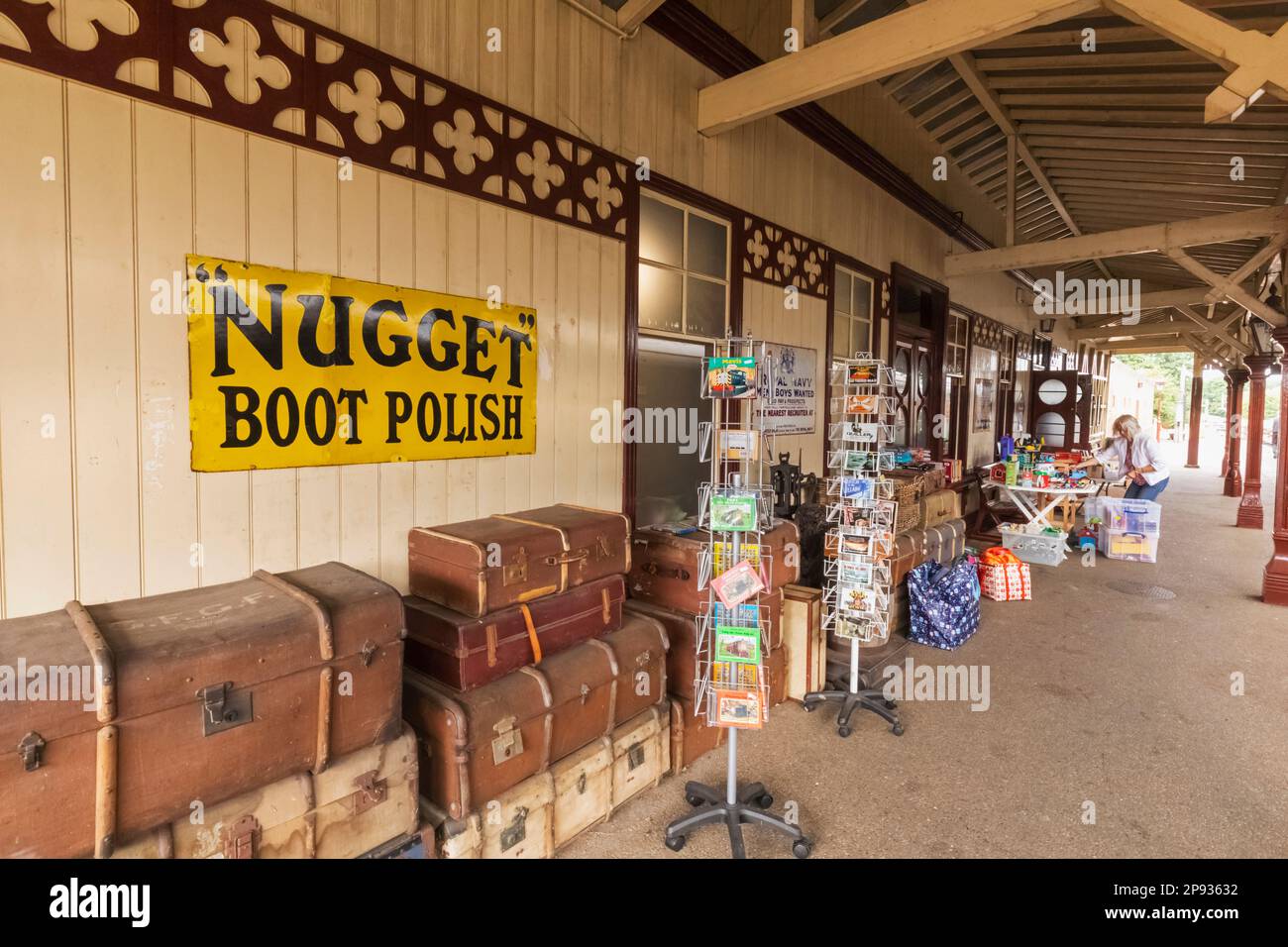 England, Sussex, Bluebell Railway, Sheffield Park Station, Platform ...