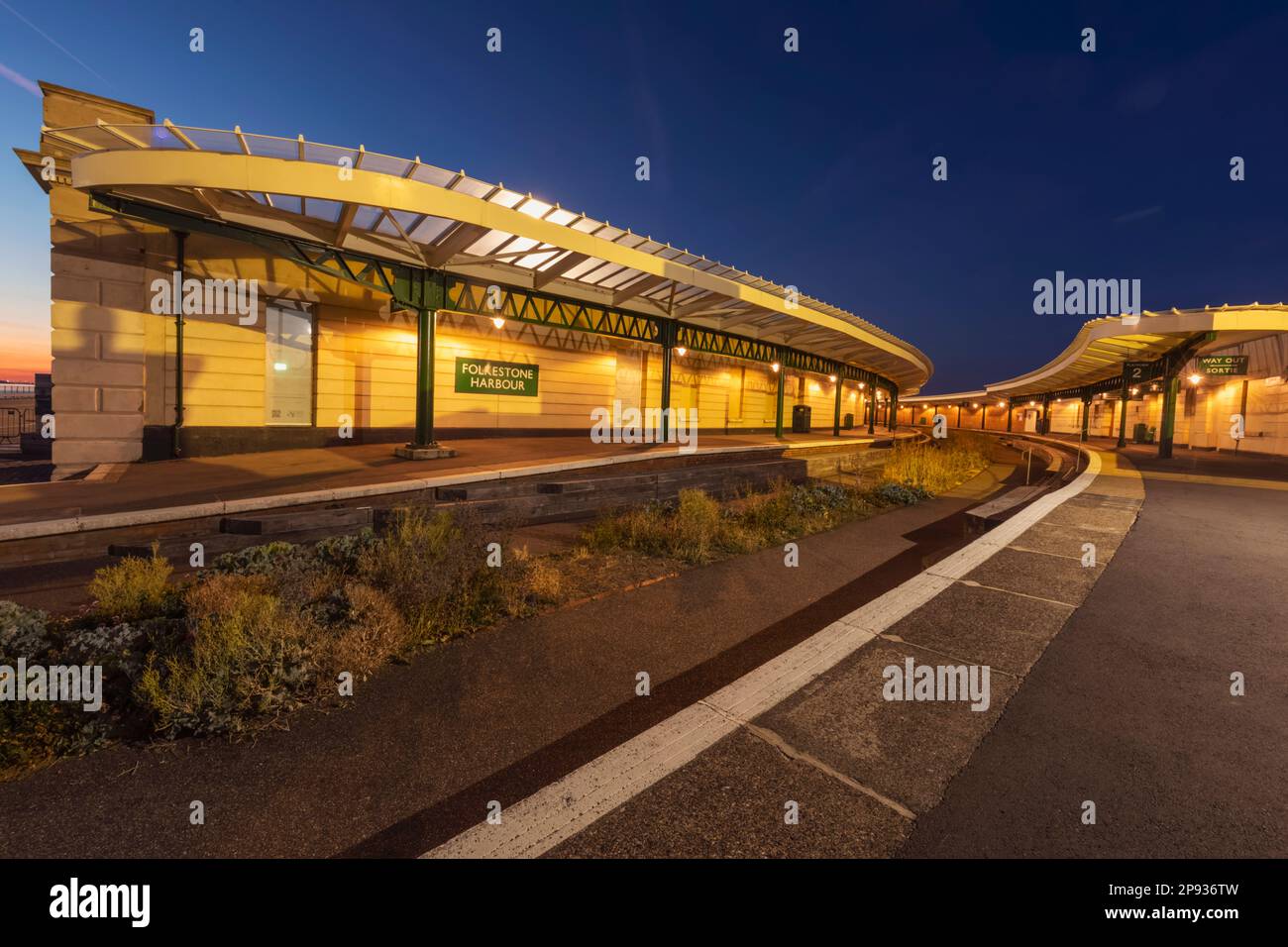 Folkestone kent coast hi-res stock photography and images - Alamy