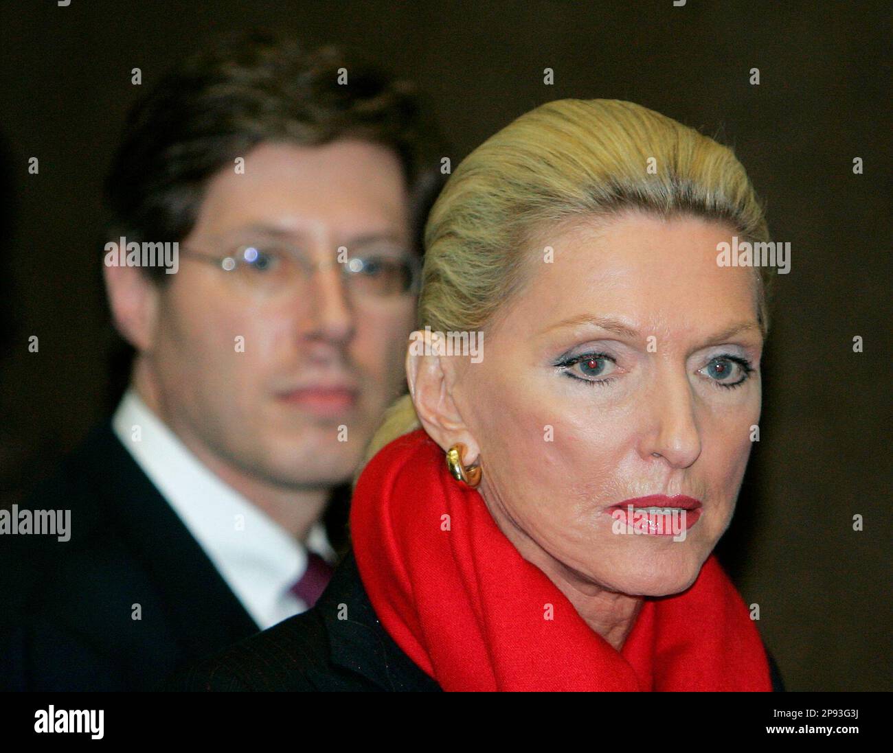 Maria-Elisabeth Schaeffler, Firmeninhaberin der Schaeffler KG, rechts ...