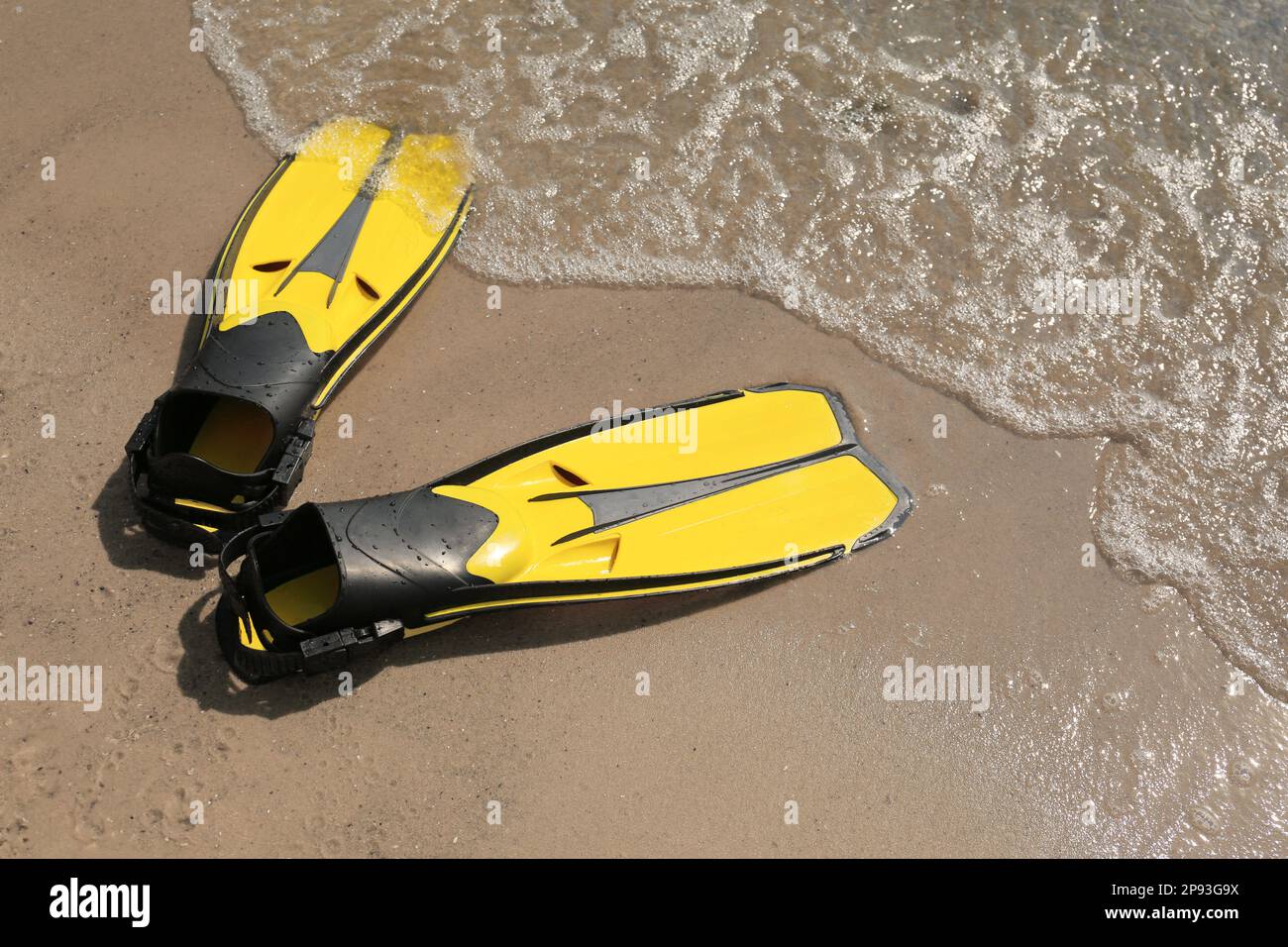 Yellow flippers hi-res stock photography and images - Alamy