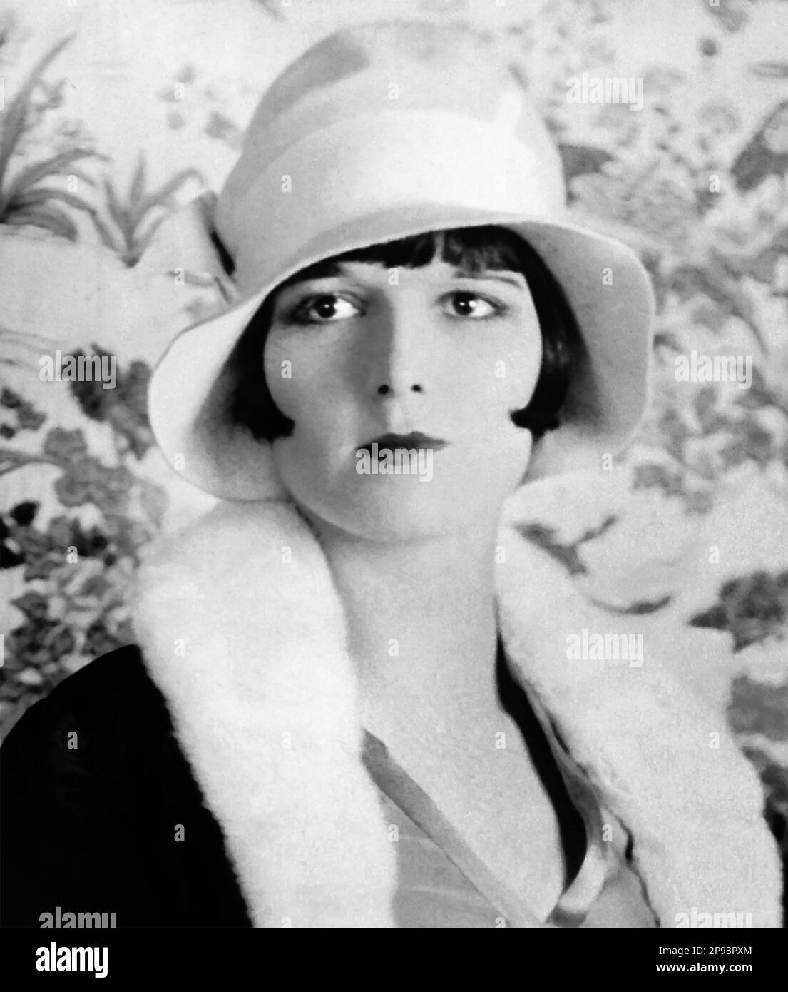 LOUISE BROOKS (1906-1985) American film actress about 1925 Stock Photo ...