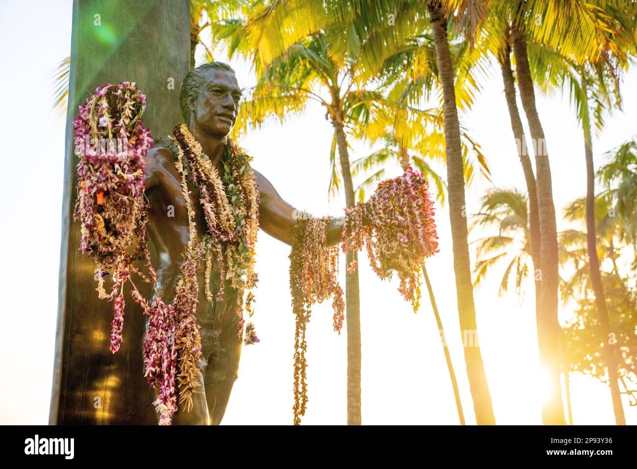 Duke kahanamoku statue oahu hawaii hi-res stock photography and images ...