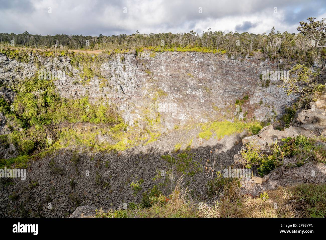 ?hi'au crater at Kilauea, Hawai'i Volcanoes National Park, Big Island ...