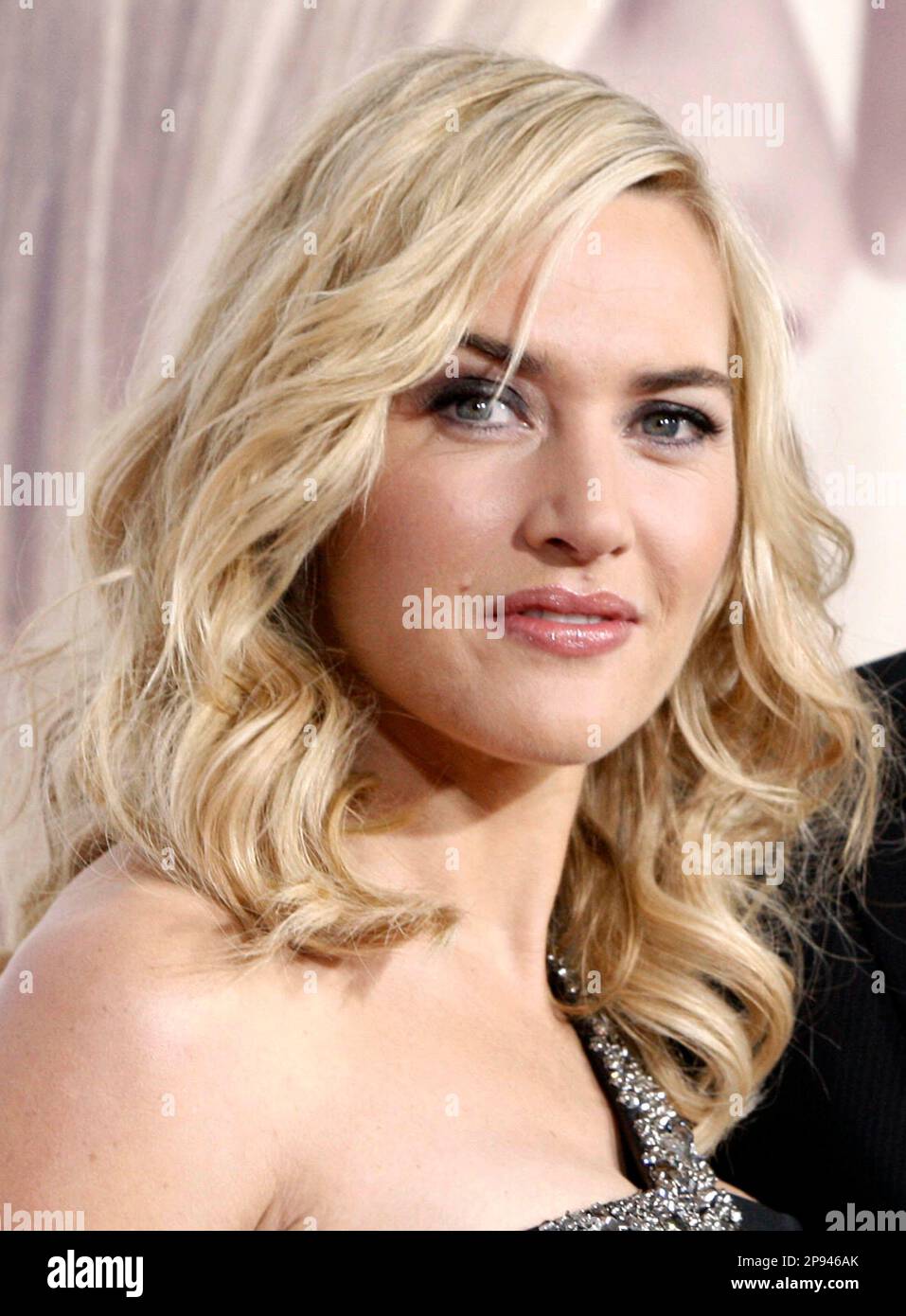 ** FILE ** In this Dec. 15, 2008, file photo, Kate Winslet pose ...