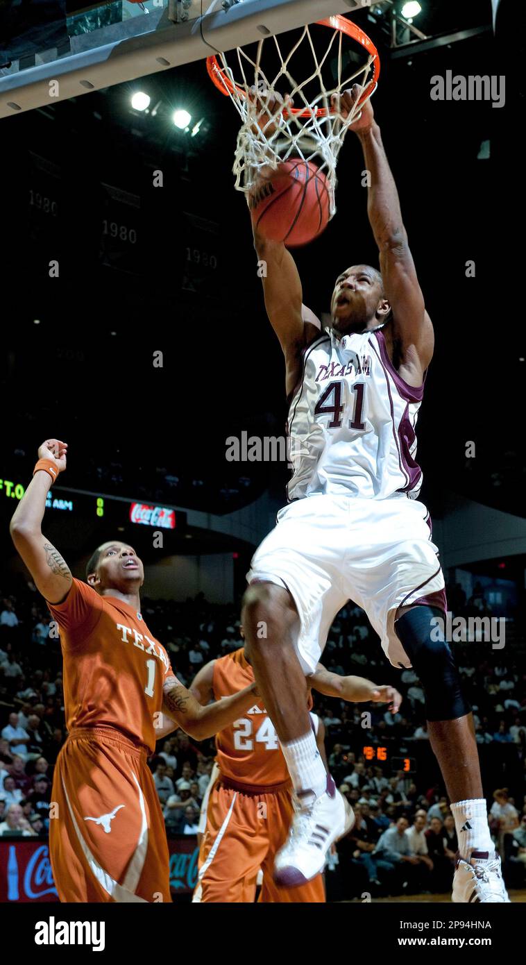 Texas A&M's Chinemelu Elonu (41) dunks over Texas' Gary Johnson (1 ...