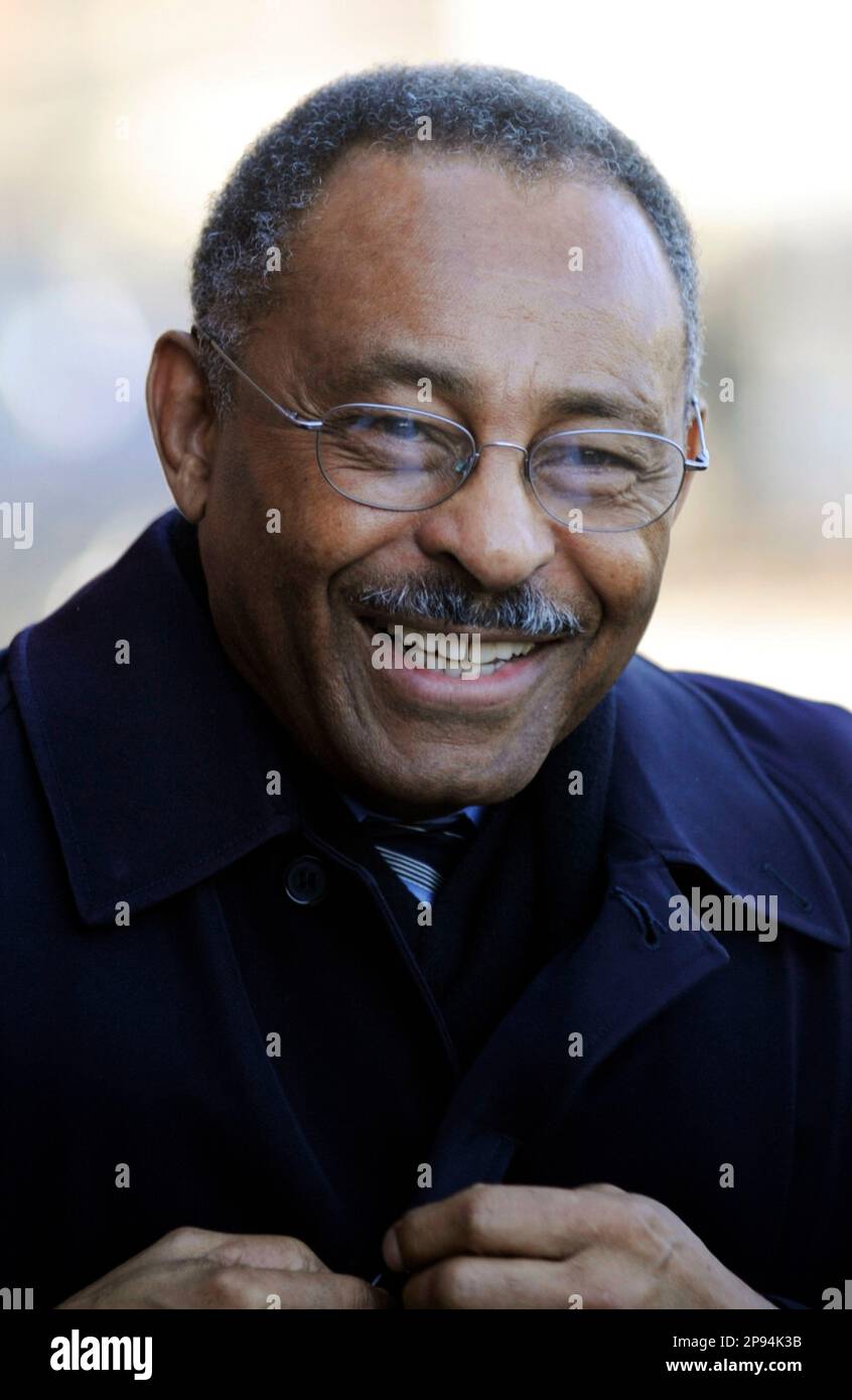 Sen. Roland Burris (D-Ill.), leaves Fellowship Missionary Baptist ...