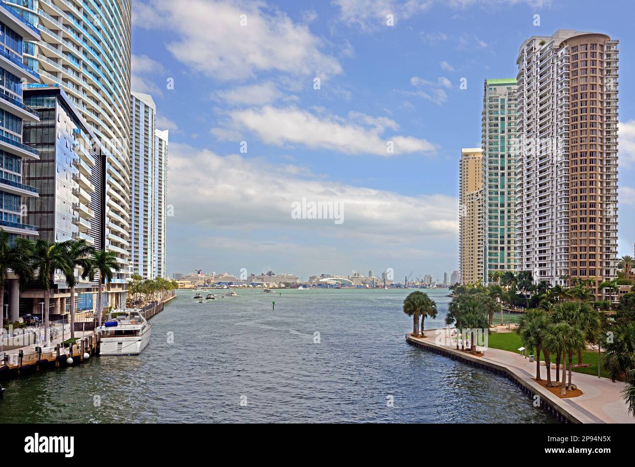 Residences miami hi-res stock photography and images - Alamy