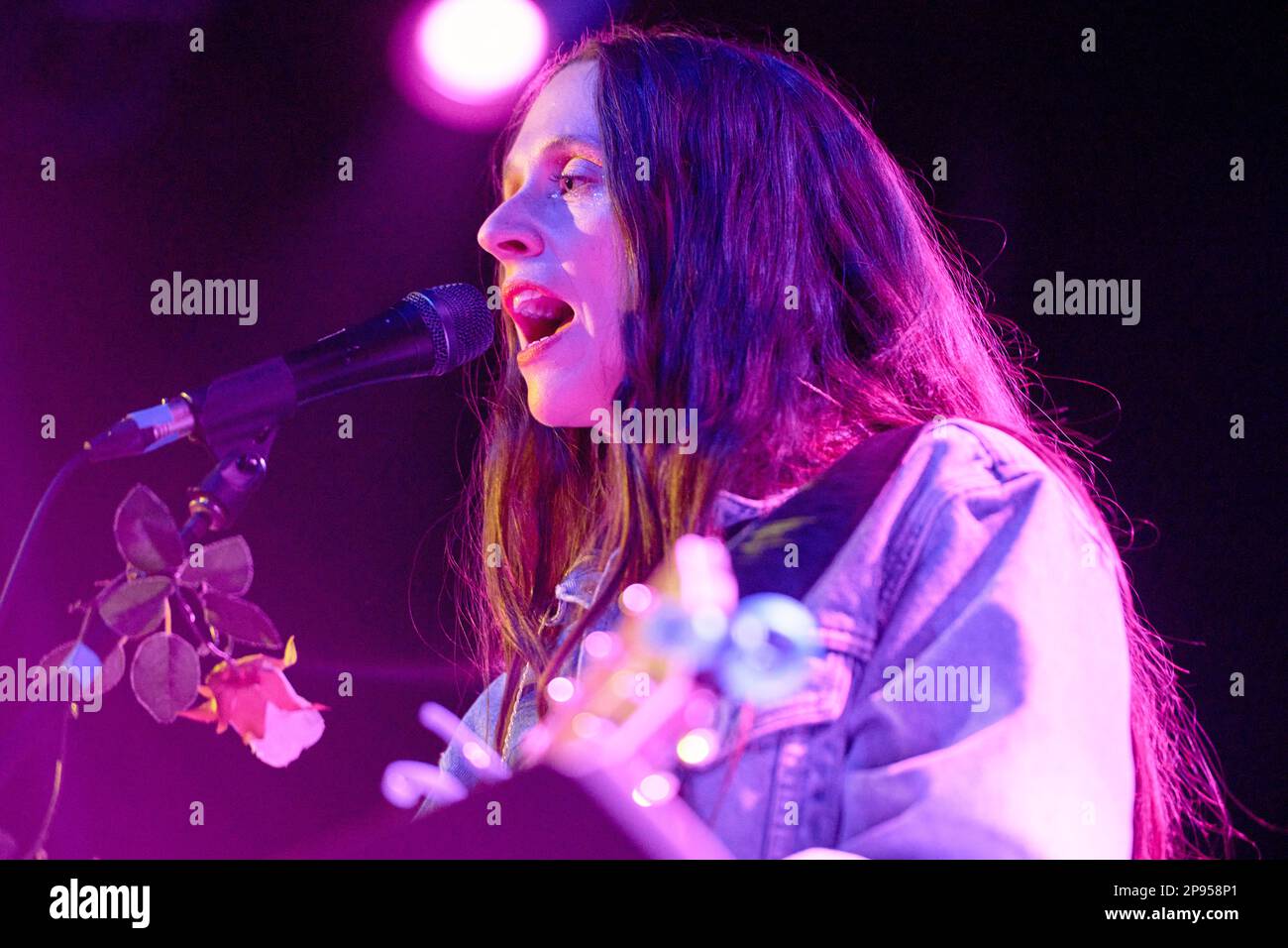 MINNEAPOLIS, MN NOVEMBER 18: Plains, featuring Katie Crutchfield and ...
