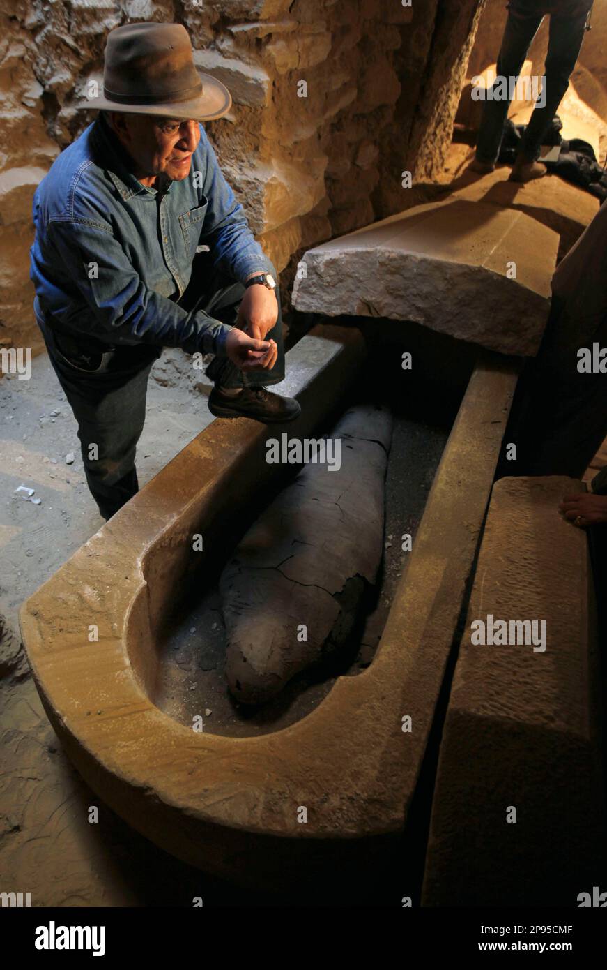 Egypts Antiquities Chief Zahi Hawass Stands By One Of Eight Revealed