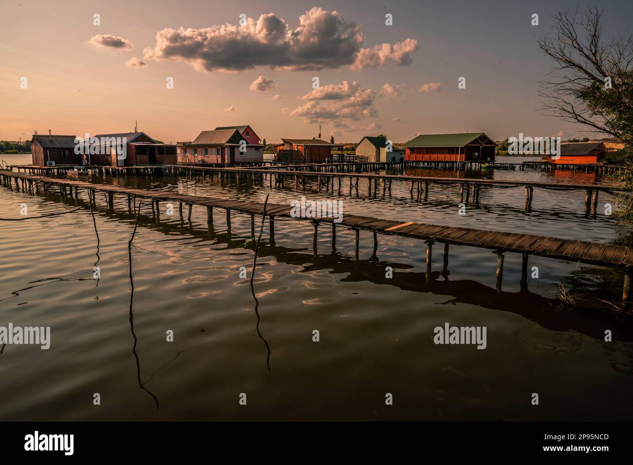 Bokodi Hor szsrégek, floating village in Hungary, jetties going into a ...
