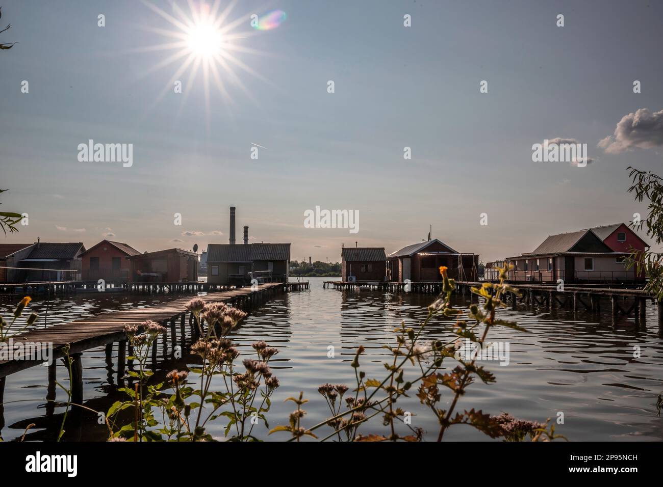 Bokodi Hor szsrégek, floating village in Hungary, jetties going into a ...