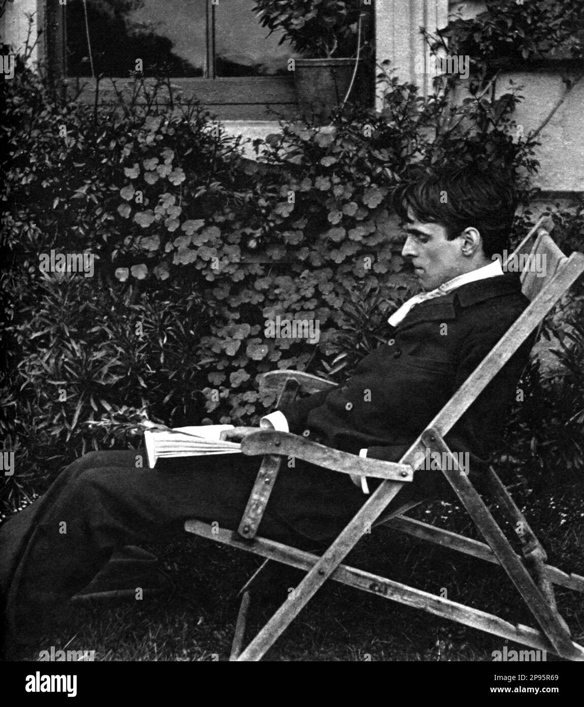 1894 , IRELAND : The irish poet and writer WILLIAM BUTLER YEATS ( 1865 ...