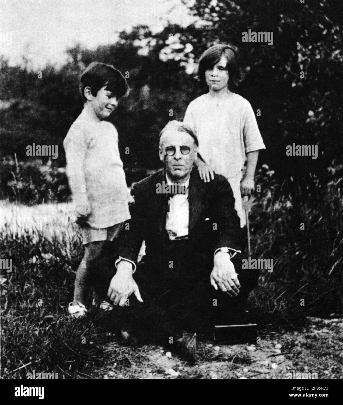 1922 c, IRELAND : The irish poet and writer WILLIAM BUTLER YEATS ( 1865 ...