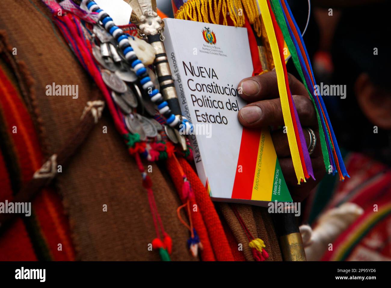 Indigenous person in office hi-res stock photography and images - Alamy