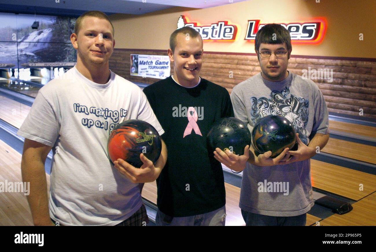 ** FOR USE SAT.-SUN., FEB. 7-8, AND THEREAFTER** Mike Thoennes, left ...