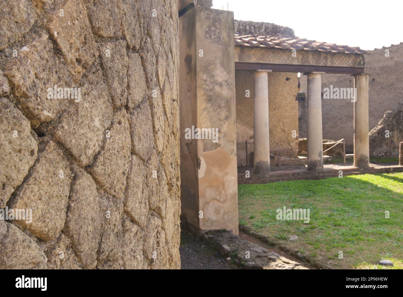 Roman architecture world heritage site mount vesuvius eruption of ad 79 ...
