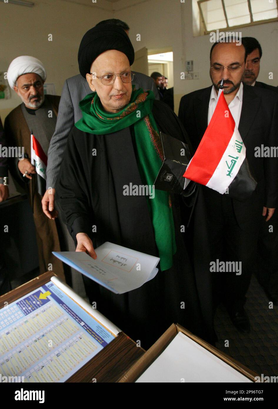 Abdul Aziz al-Hakim, head of the Supreme Islamic Iraqi Council, arrives ...