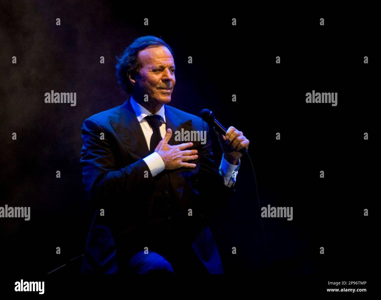 Spanish singer Julio Iglesias performs during a concert in Playa del ...