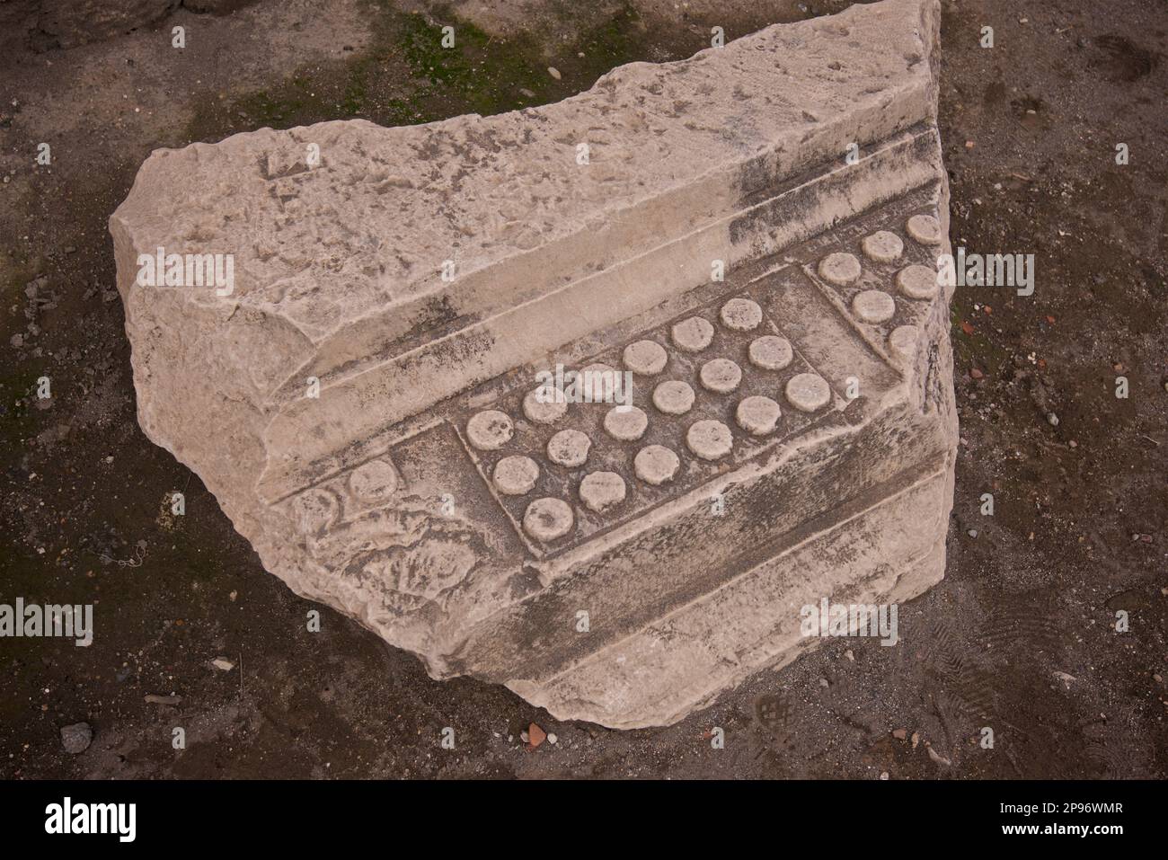 Mutule hi-res stock photography and images - Alamy