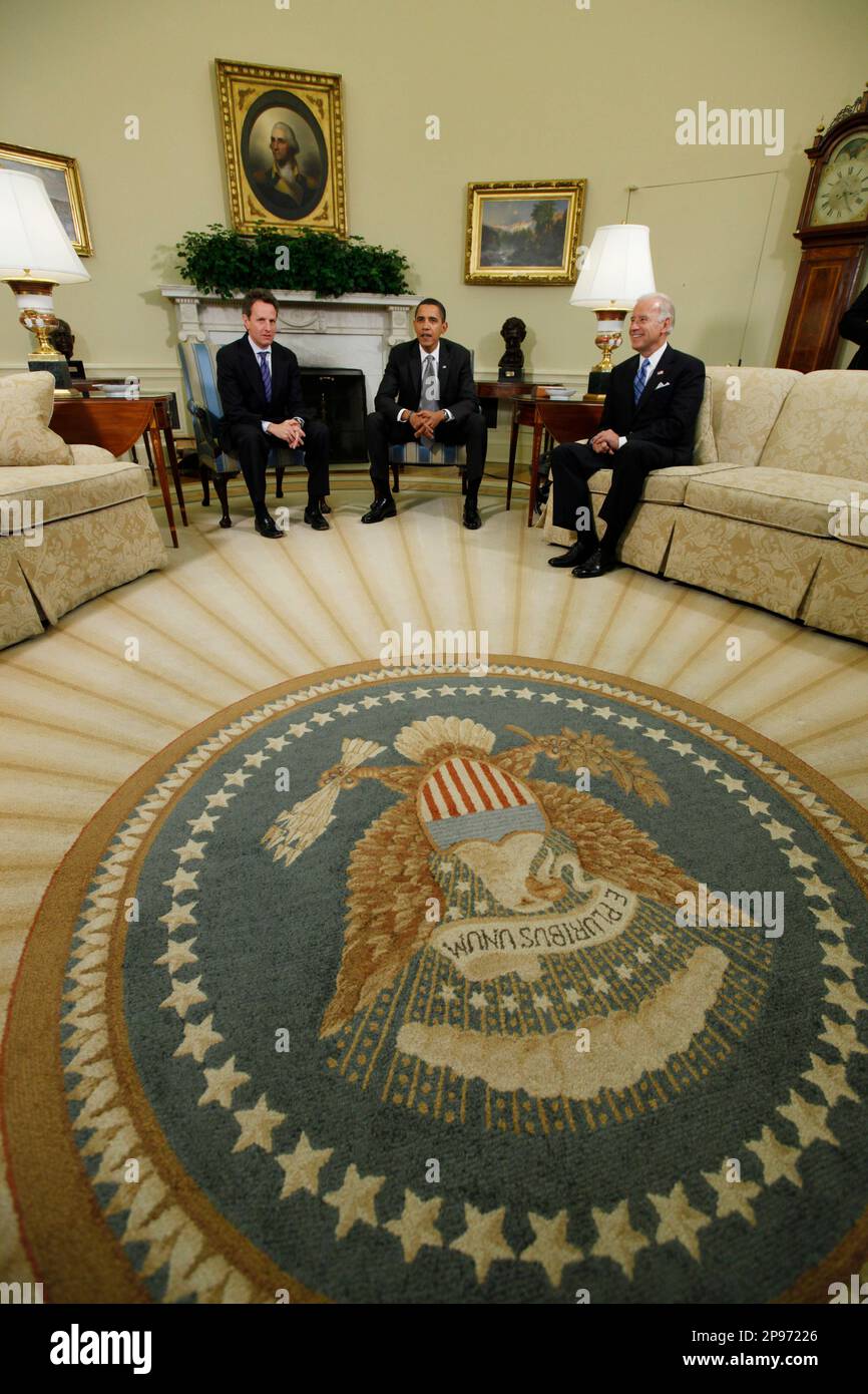 President Barack Obama, Treasury Secretary Tim Geithner, and Vice ...