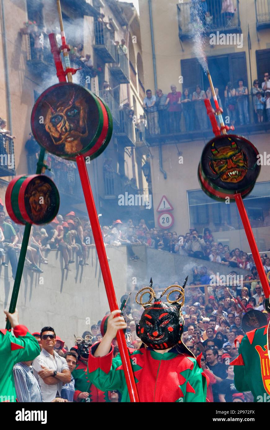`Maces´(mazas-maces).`Patum de Lluiment´ (Patum de lucimiento ...