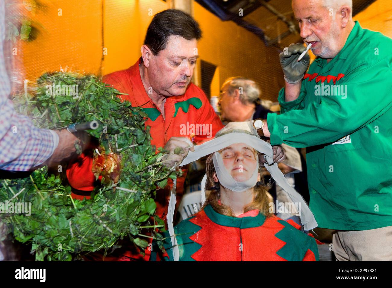 Getting ready the `Plens´. La Patum (Masterpiece of Oral and Intangible ...