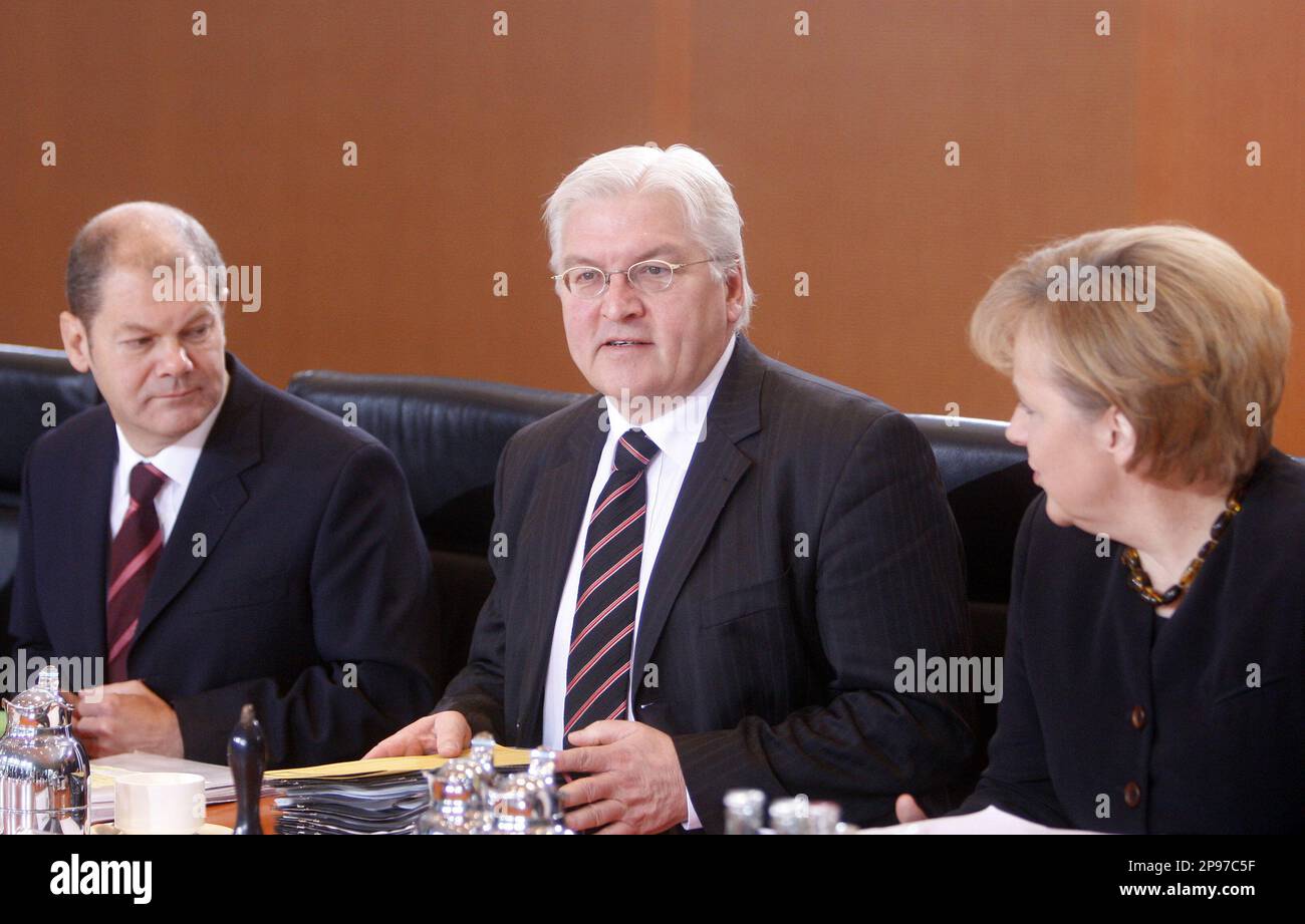 Bundeskanzlerin Angela Merkel, Aussenminister und Vizekanzler Frank ...