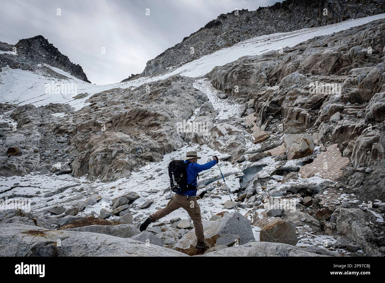 Pico de Aneto at left, and Aneto glacier, in Posets-Maladeta Natural ...