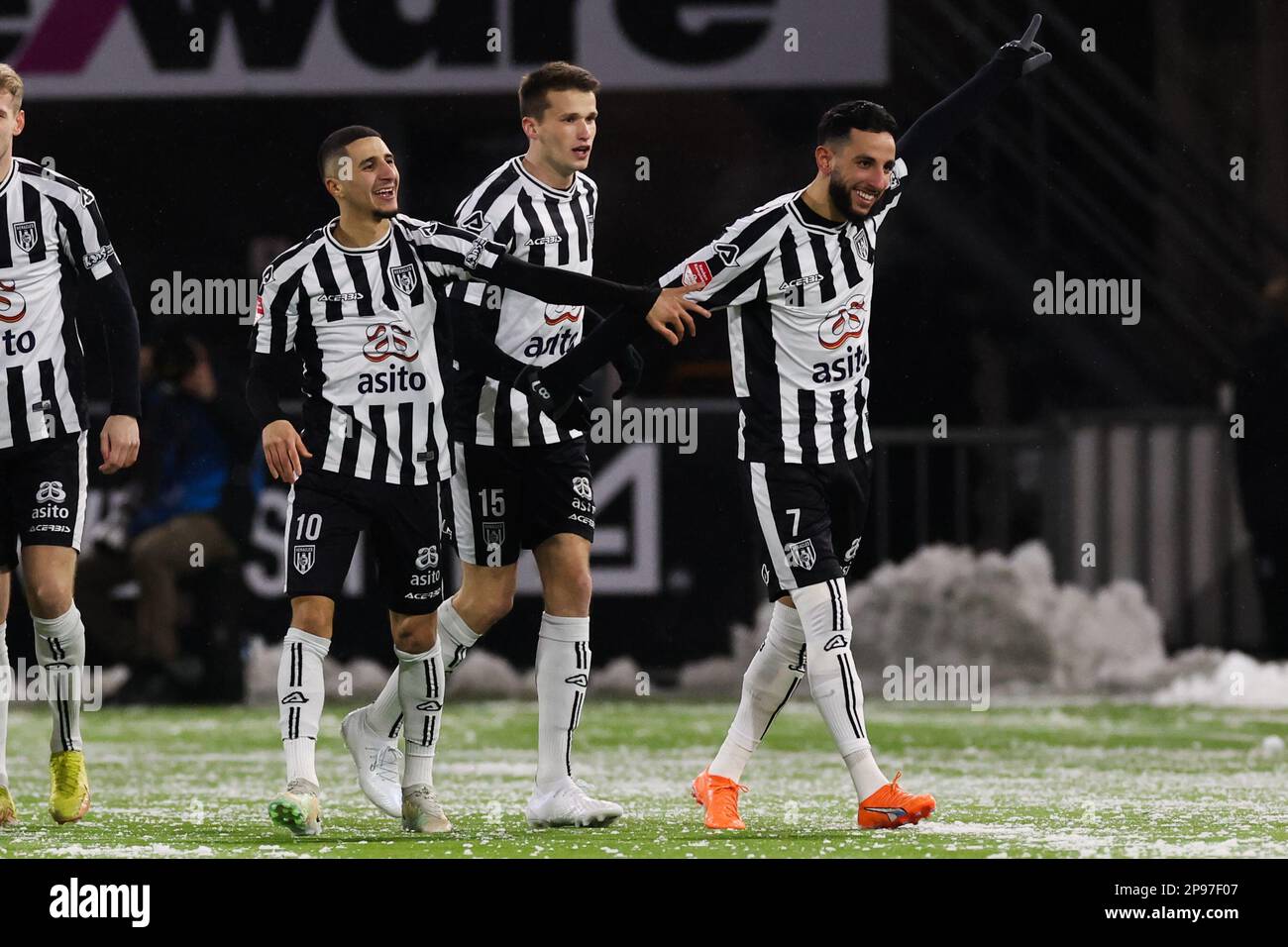 ALMELO, NETHERLANDS - MARCH 10: Ismail Azzaoui of Heracles Almelo ...