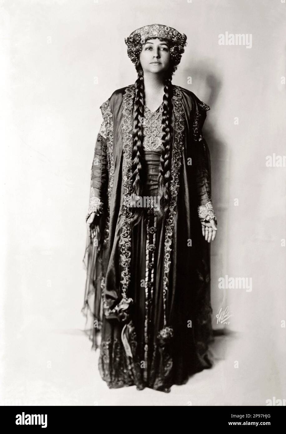 1913 , january , New York , USA : The celebrated Canadian-born stage ...