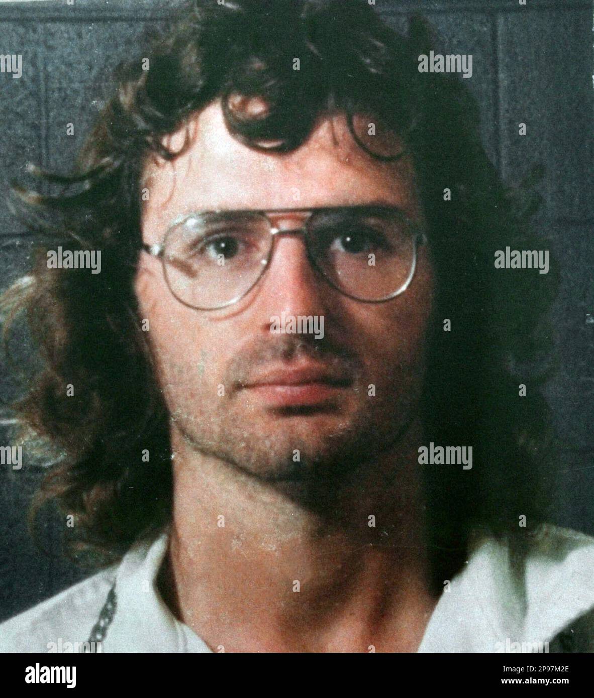 ** FILE ** This 1998 file photo shows Branch Davidian leader David ...