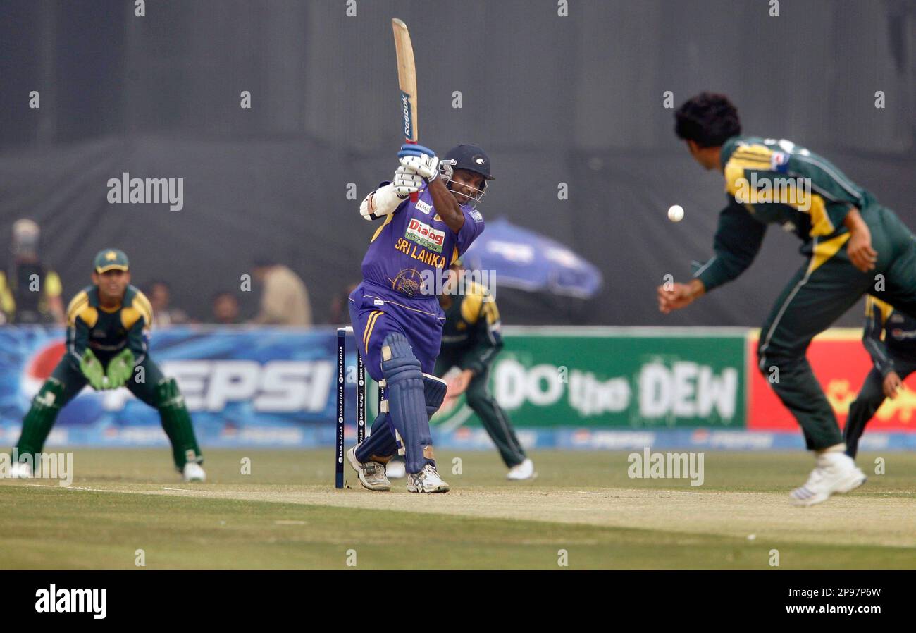 Sri Lankan batsman Sanath Jayasuriya, center, plays a shot off ...