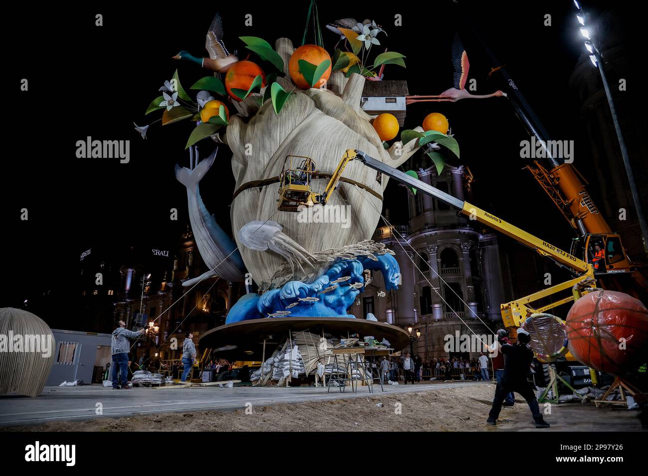 Coronation of the central part of the big Falla of the Plaza del ...