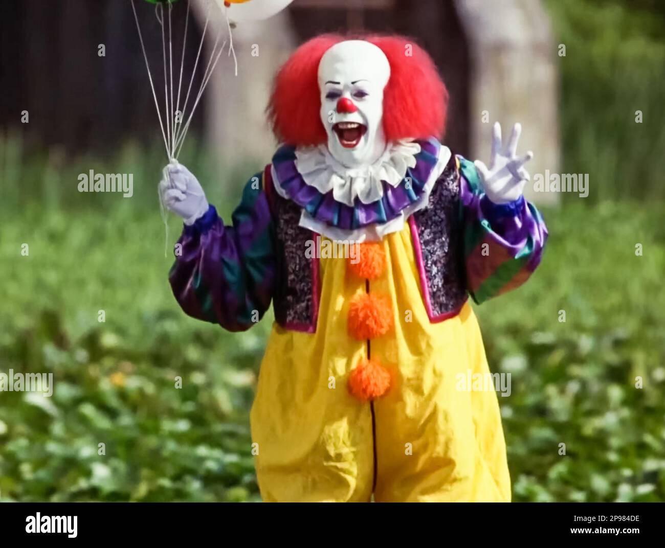 Pennywise De Tim Curry USA. Tim Curry As Pennywise In A Scene From The