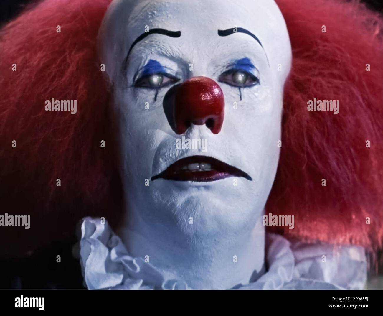 USA. Tim Curry as Pennywise in a scene from the (C)ABC/Warner Bros mini ...